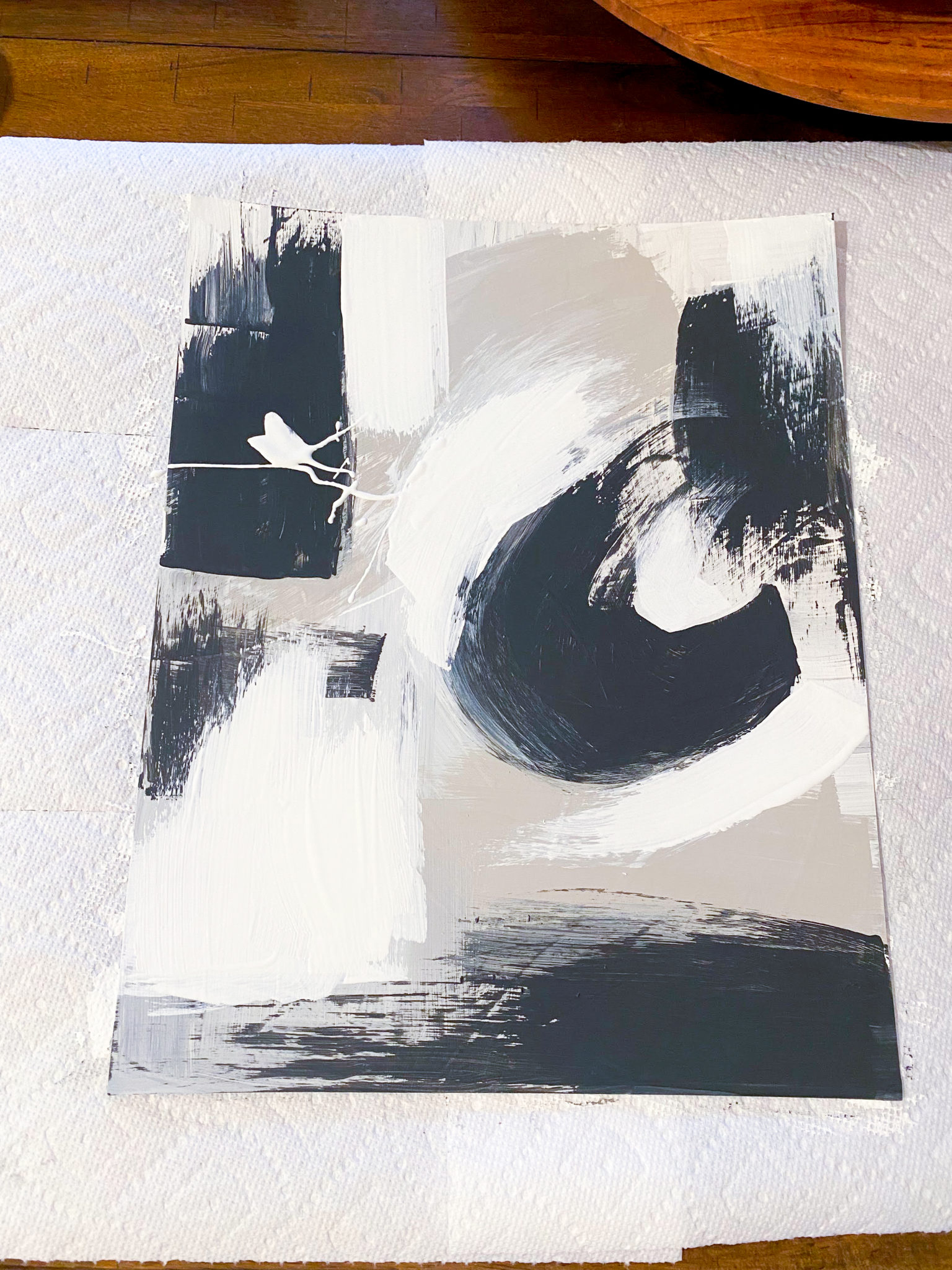 DIY Abstract Wall Art that looks good in your Home - What BB Built