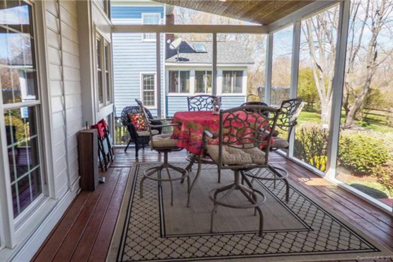 How to Build and Install DIY Porch Railings - What BB Built